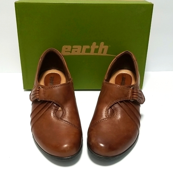 Earth | Shoes | Earth 75 Leather Voyager Almond Calf Leather Clogs With ...